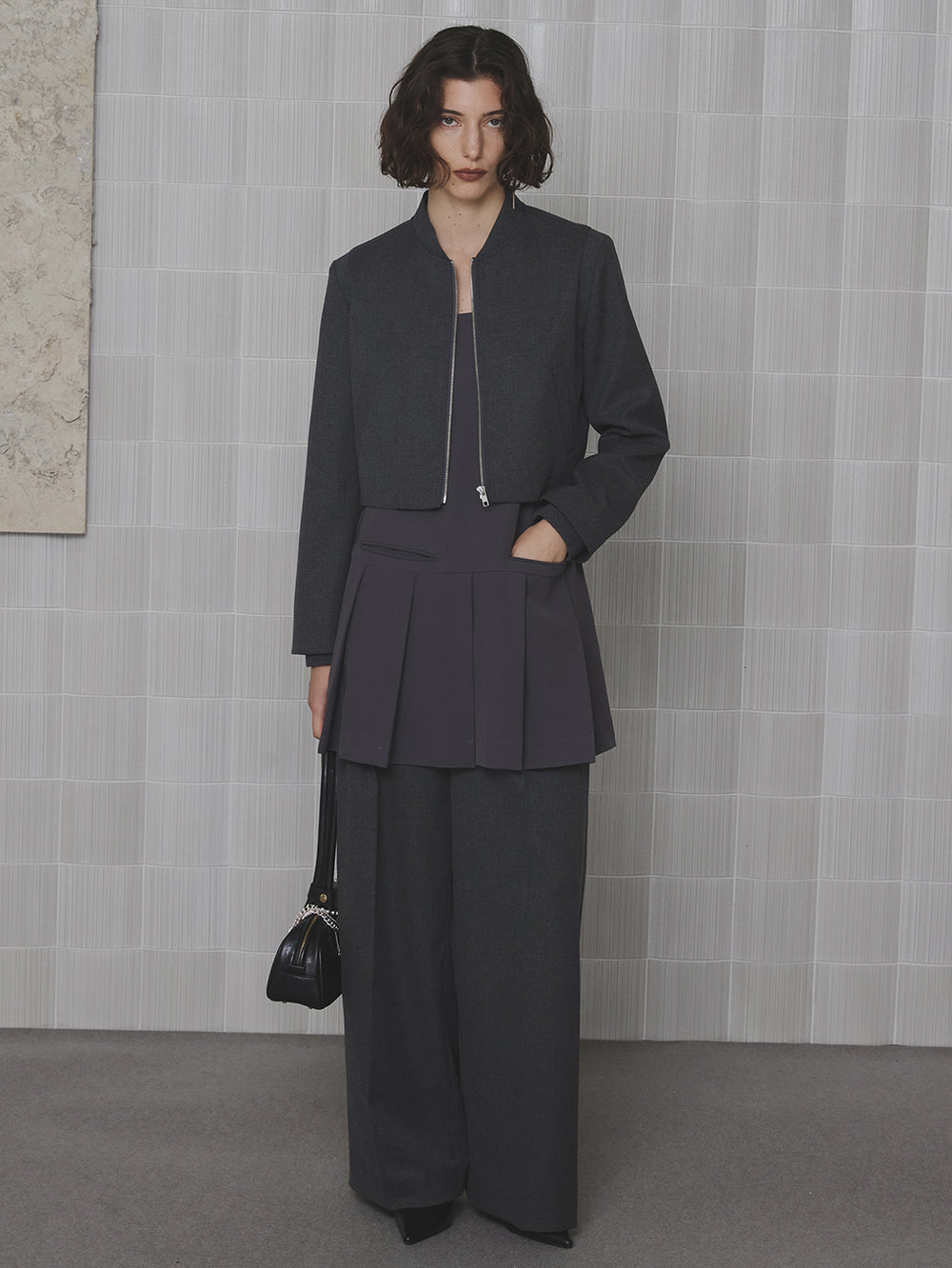 LOOSE STRAIGHT TUCK PANTS